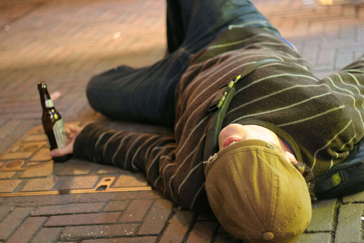 Perfil de um alcoólatra: Tipos, sintomas e como identificar